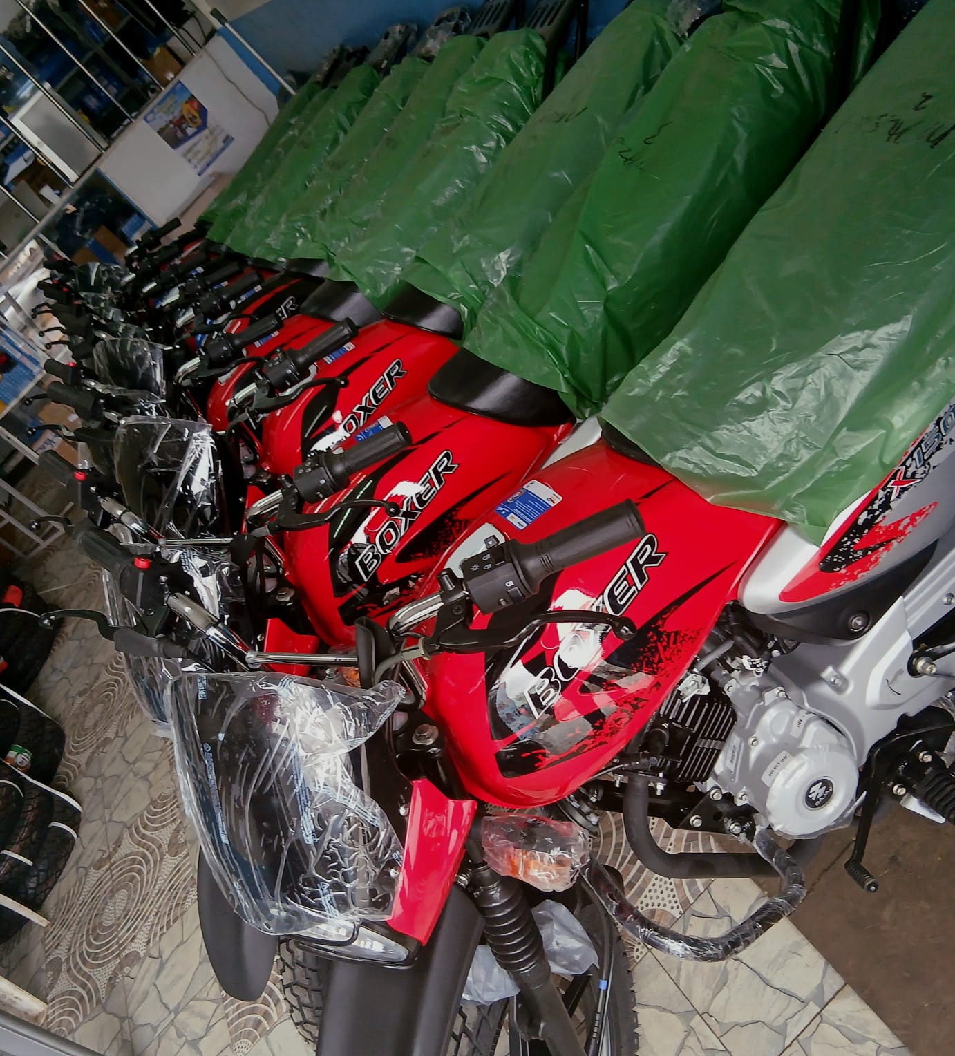 BEST AFFORDABLE MOTORCYCLE 2025(BAJAJ BOXER)